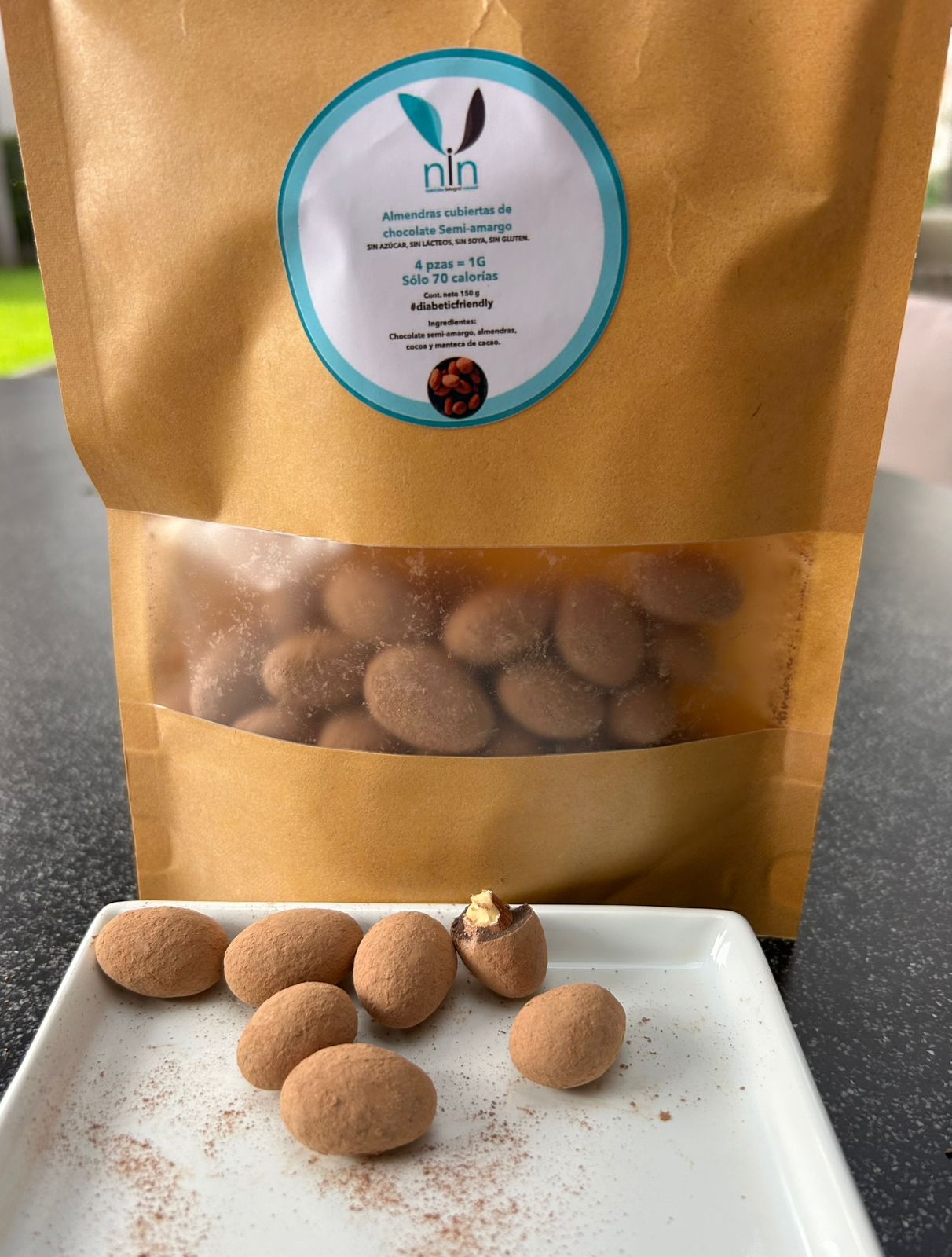 Almendras con crust de chocolate con cocoa sin azúcar – NIN Nutrición